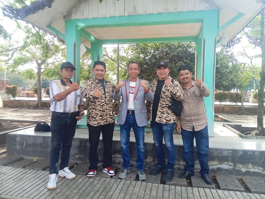 Demo Menggugat salah satu LSM yang Bermasala Dengan Hukum Di Batola ...